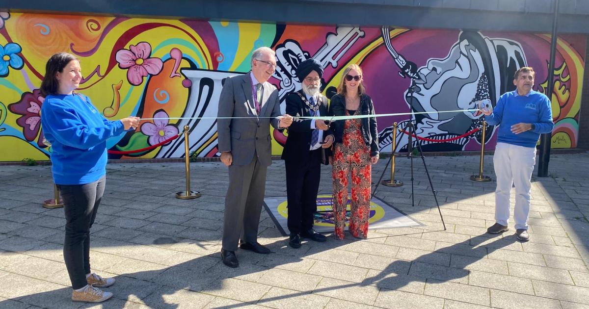 New street market, artwork and buskers to 'rejuvenate' Slough town ...