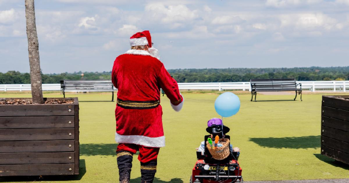 Children who may not see Christmas feel the 'magic' in July at Ascot ...
