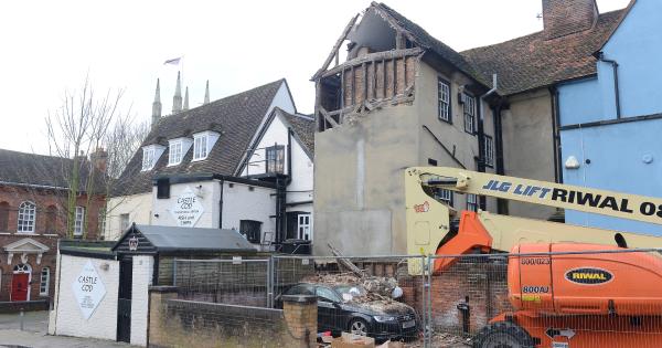 Partial collapse of historic building near Windsor Castle - Windsor Express