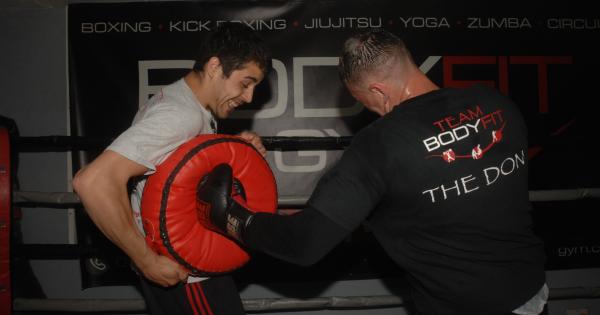 Professional boxer John Brennan holds open training session ahead of ...