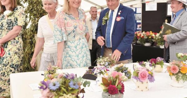 Royal Windsor Flower Show to be opened by Alan Titchmarsh this June ...