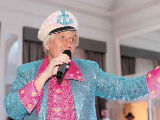 In pictures: First Kevin Cruise Foundation Ball raises thousands ...