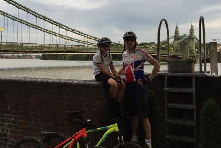 Cycling the Thames Path to London - Windsor Express