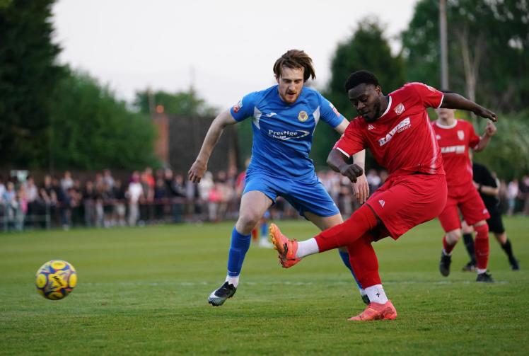 Flackwell Heath keep their heads to advance past Barton Rovers to play ...