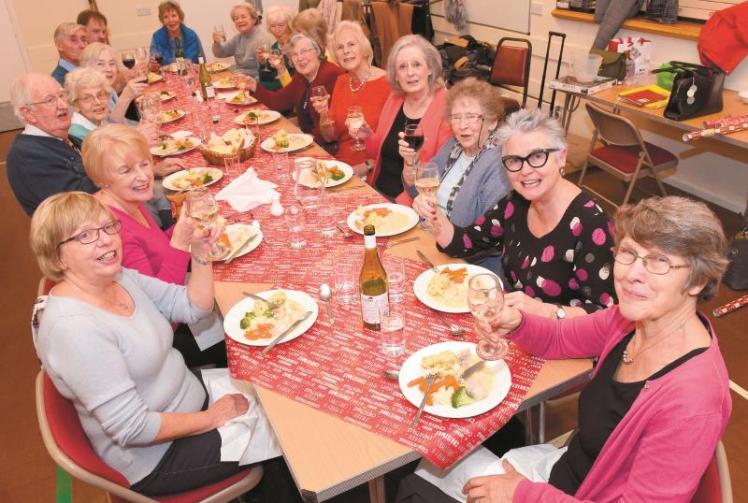 Maidenhead Blind Club receives £1,000 donation from Louis Baylis Trust ...