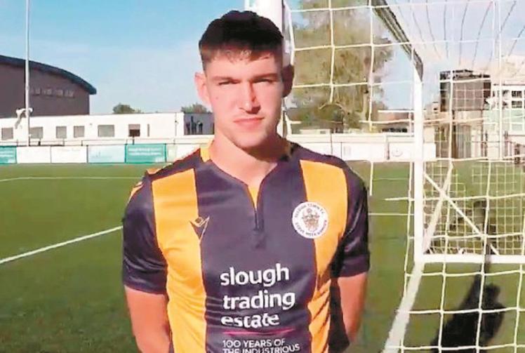Slough Town unveil striking new men's and women's home shirt - Photo 1 ...