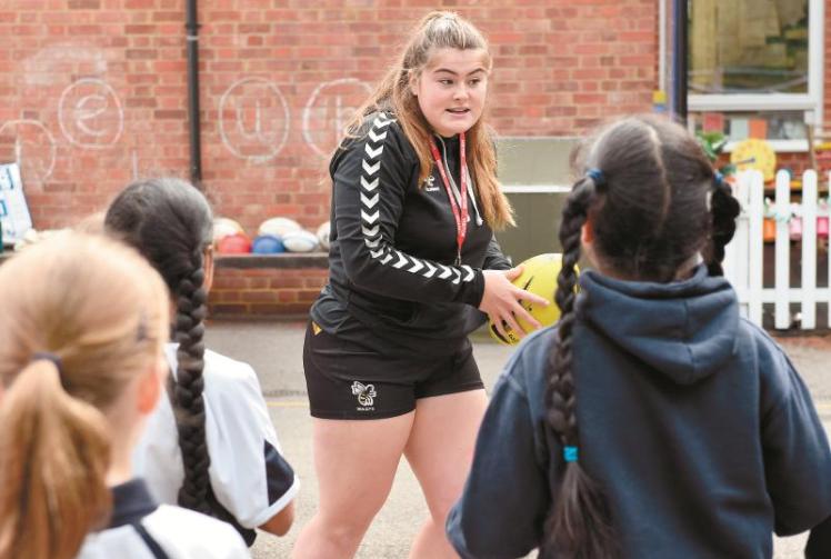 Dow delivers to send England through to final at the expense of Canada ...