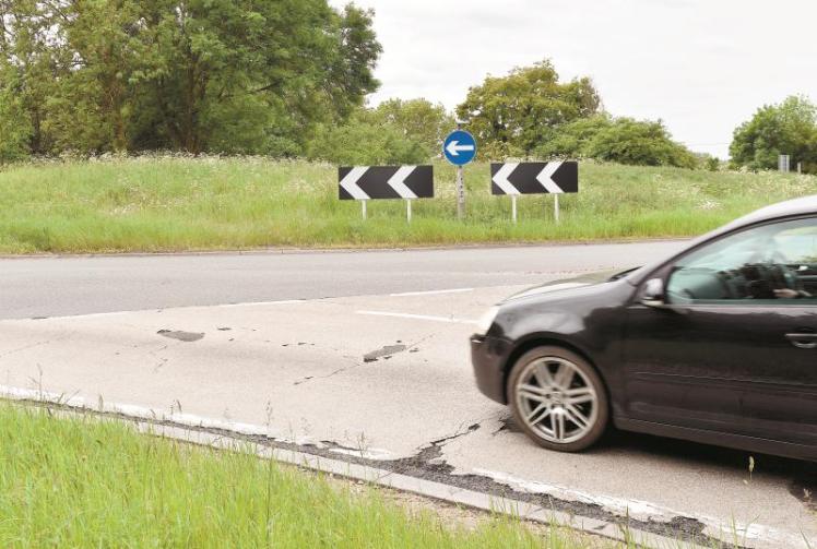 A404 delays likely for another nine weeks, says water company - Photo 1 ...