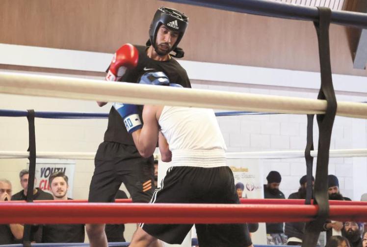 Sikh Slough boxing event brings 'many hundreds' of spectators - Photo 1 ...