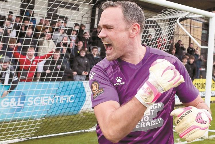 Craig Ross seizes his moment to celebrate with the Bell Street Enders ...