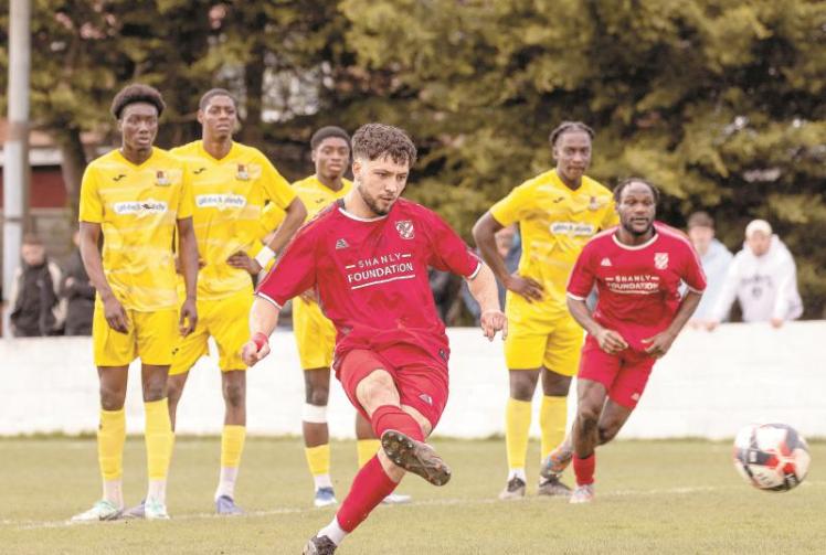 Weather conditions prove difficult but Heathens manage to claim victory ...