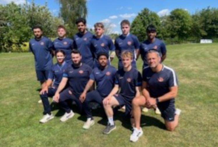 Missed opportunity for Cookham Dean as title rivals drop points - Photo ...