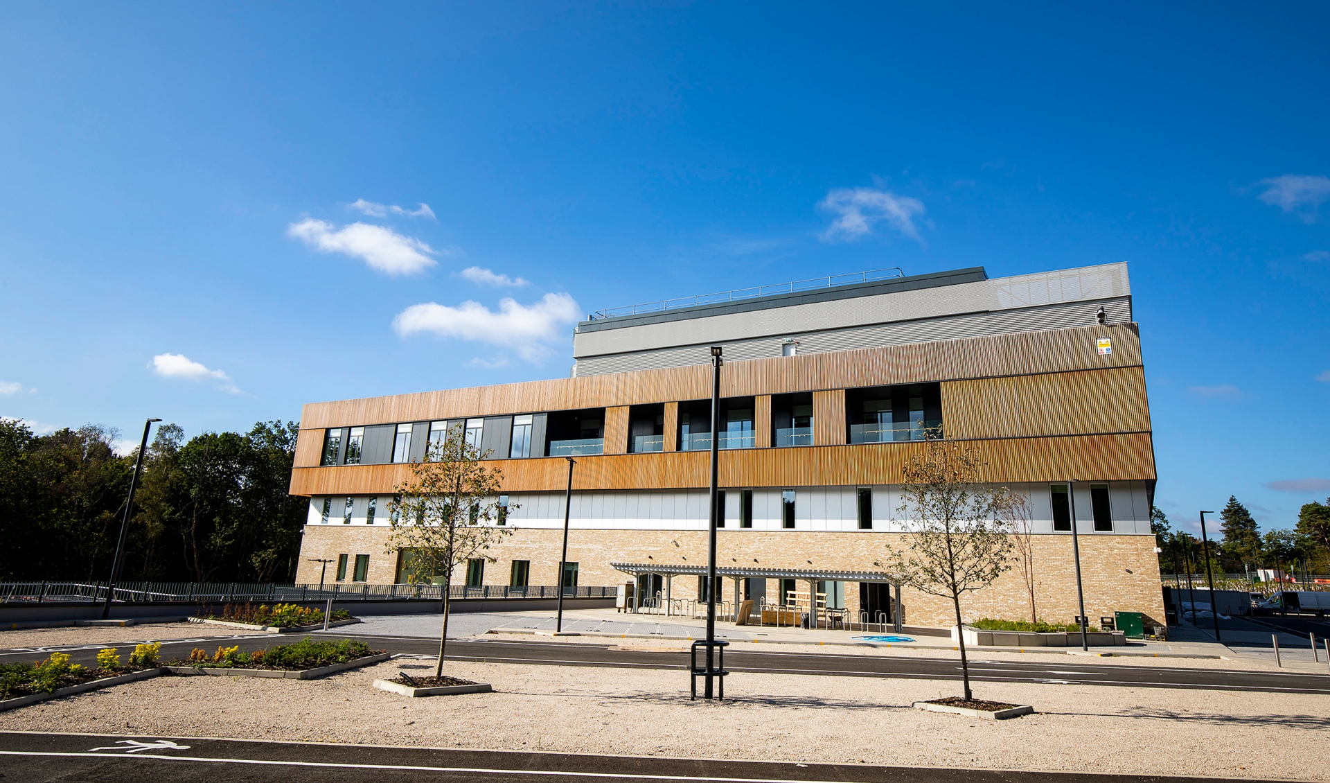 'Momentous day' as new Heatherwood Hospital opens in Ascot - Windsor ...